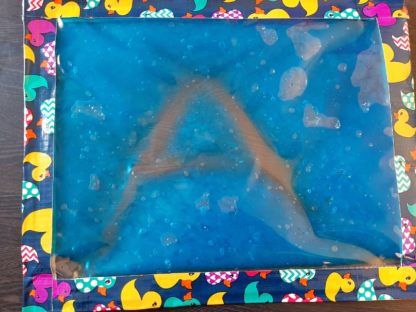 apprendre à écrire avec un sac sensoriel | Jeux et partage